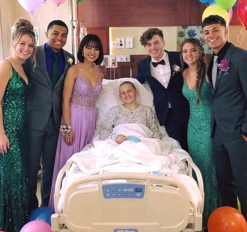 A Group of Classmates Organized a Special Prom Visit for a Student in ...
